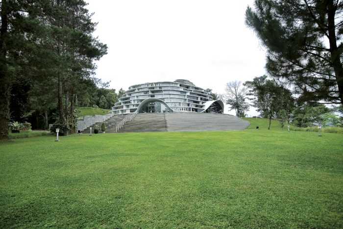 Yu Sing dan Arsitektur Berkelanjutan – KONSTRUKSIANA